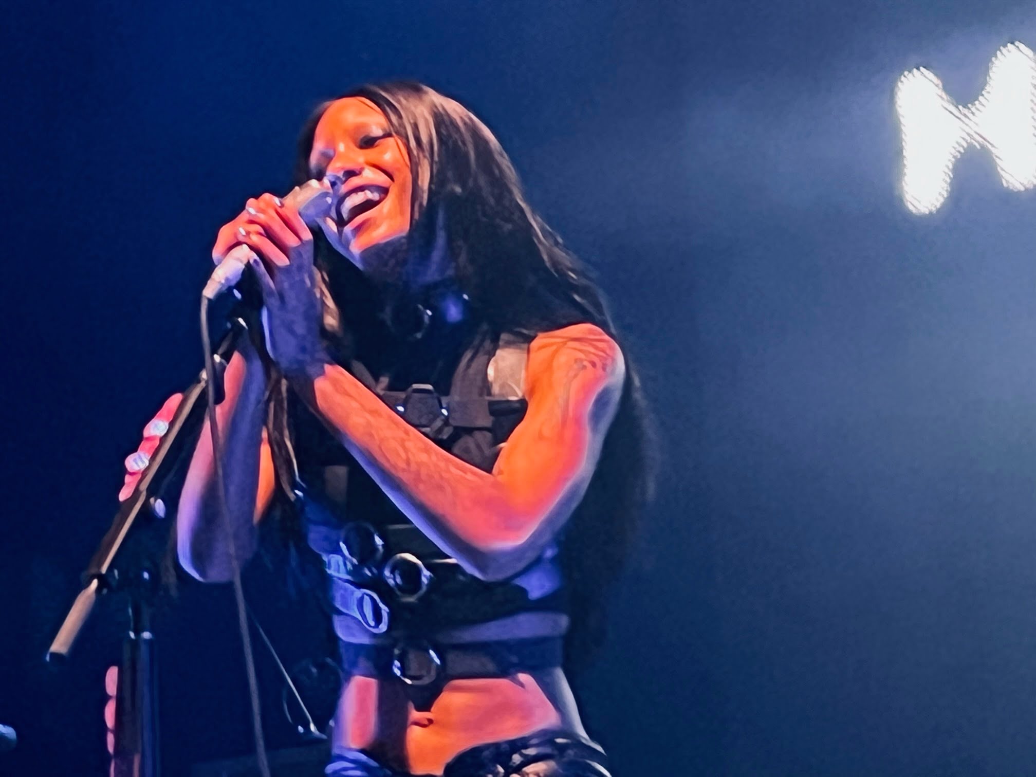 Willow with special guest De'Wayne | Live Music News